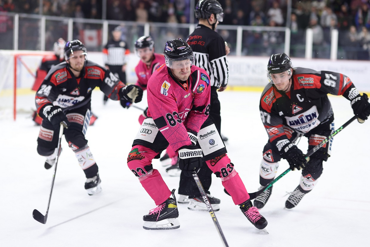 Crocodiles wollen sich in Rostock selbst beschenken - Crocodiles ...